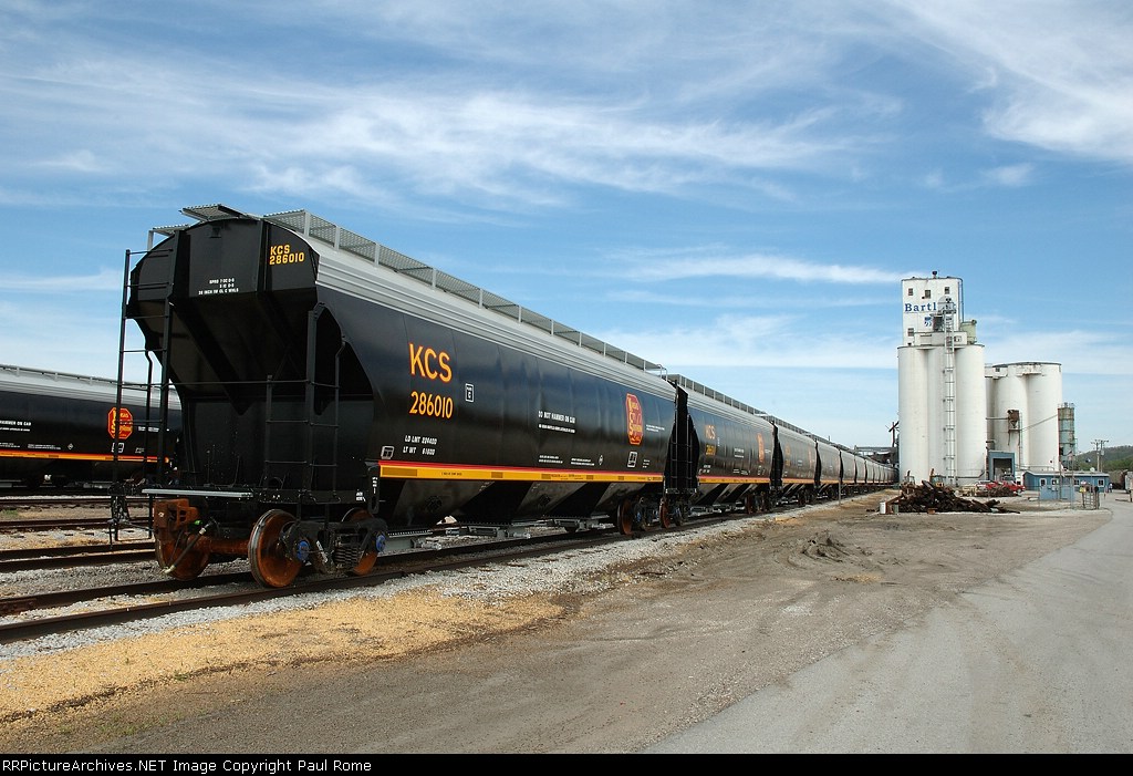 KCS 286010, NEW "Belle Hop" covered hoppers at Bartlett Grain